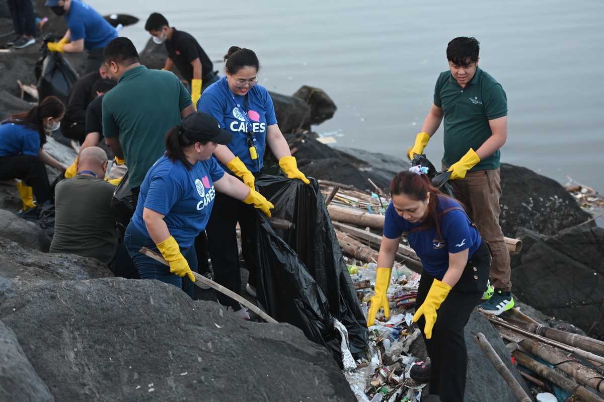 How 27,000 SM employees and volunteers create an impact for a waste ...