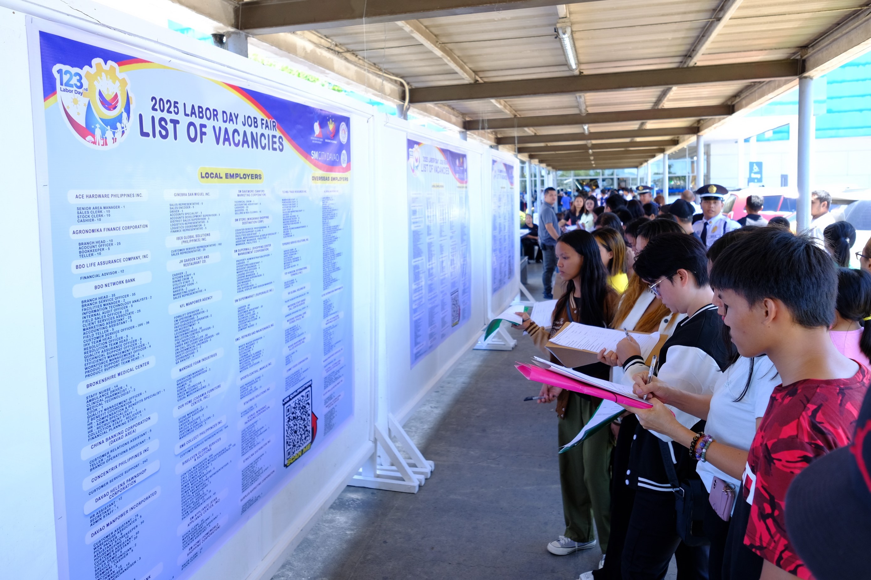 SM Job Fairs draw thousands nationwide in Labor Day activation | SM ...