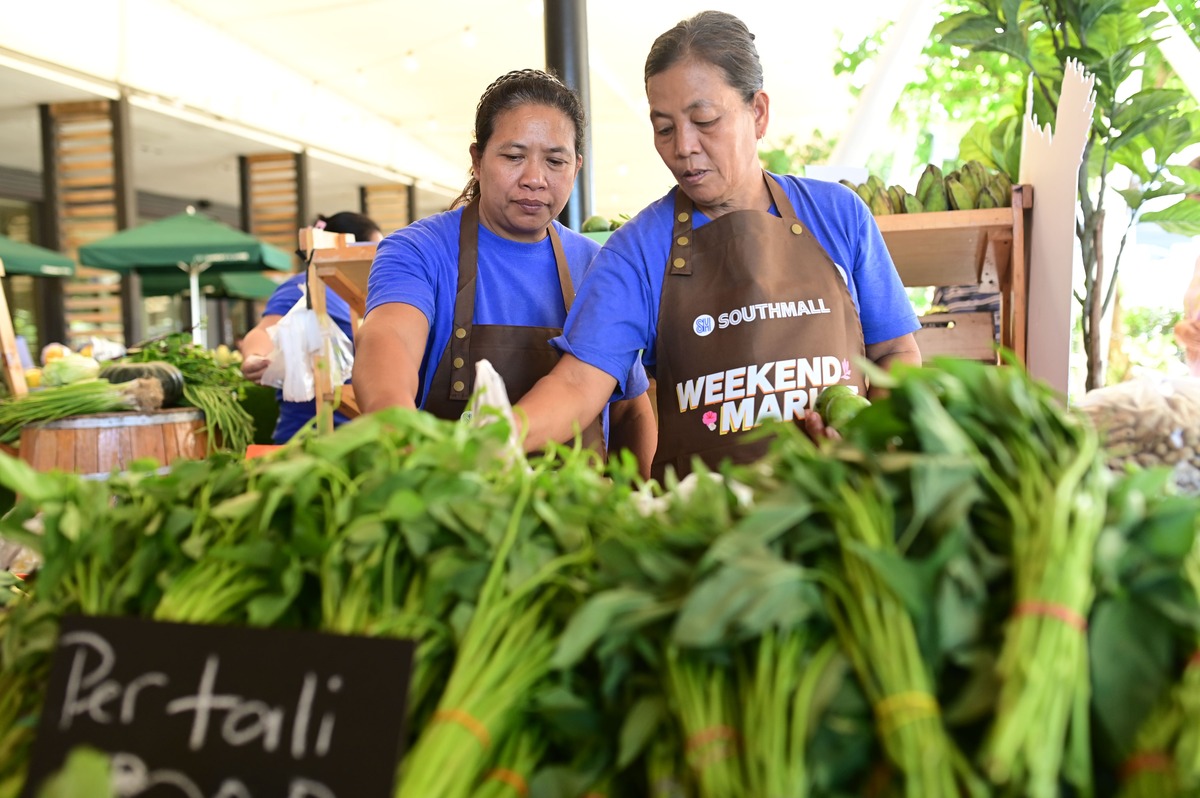 CDA Empowers Cooperatives Through SM Supermalls’ Weekend Market | SM ...